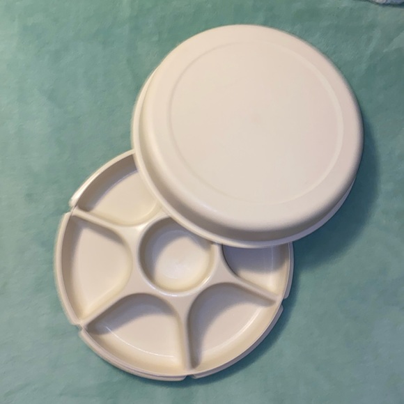 Tupperware | Kitchen | Tupperware Serving Center Party Tray Divided ...